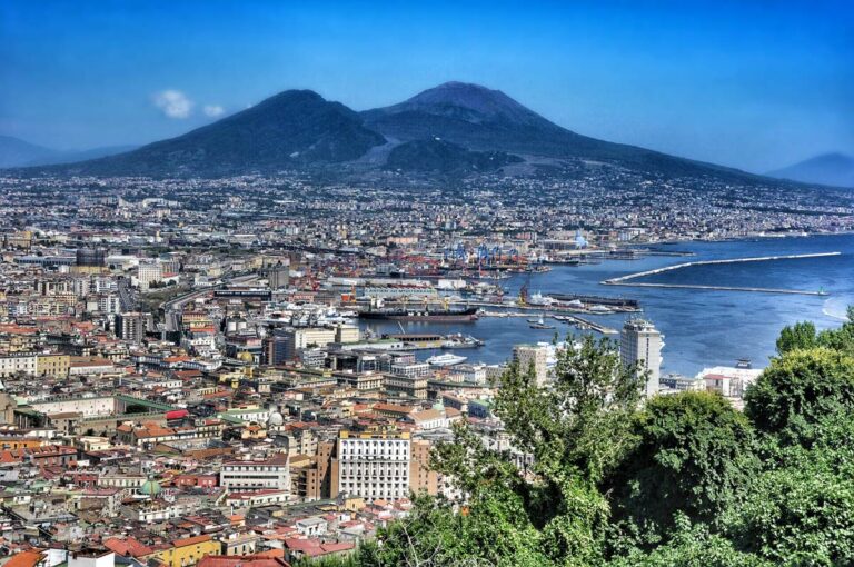 Nápoly: a legnagyobb látnivalók - térkép, városnézés, műemlékek ...